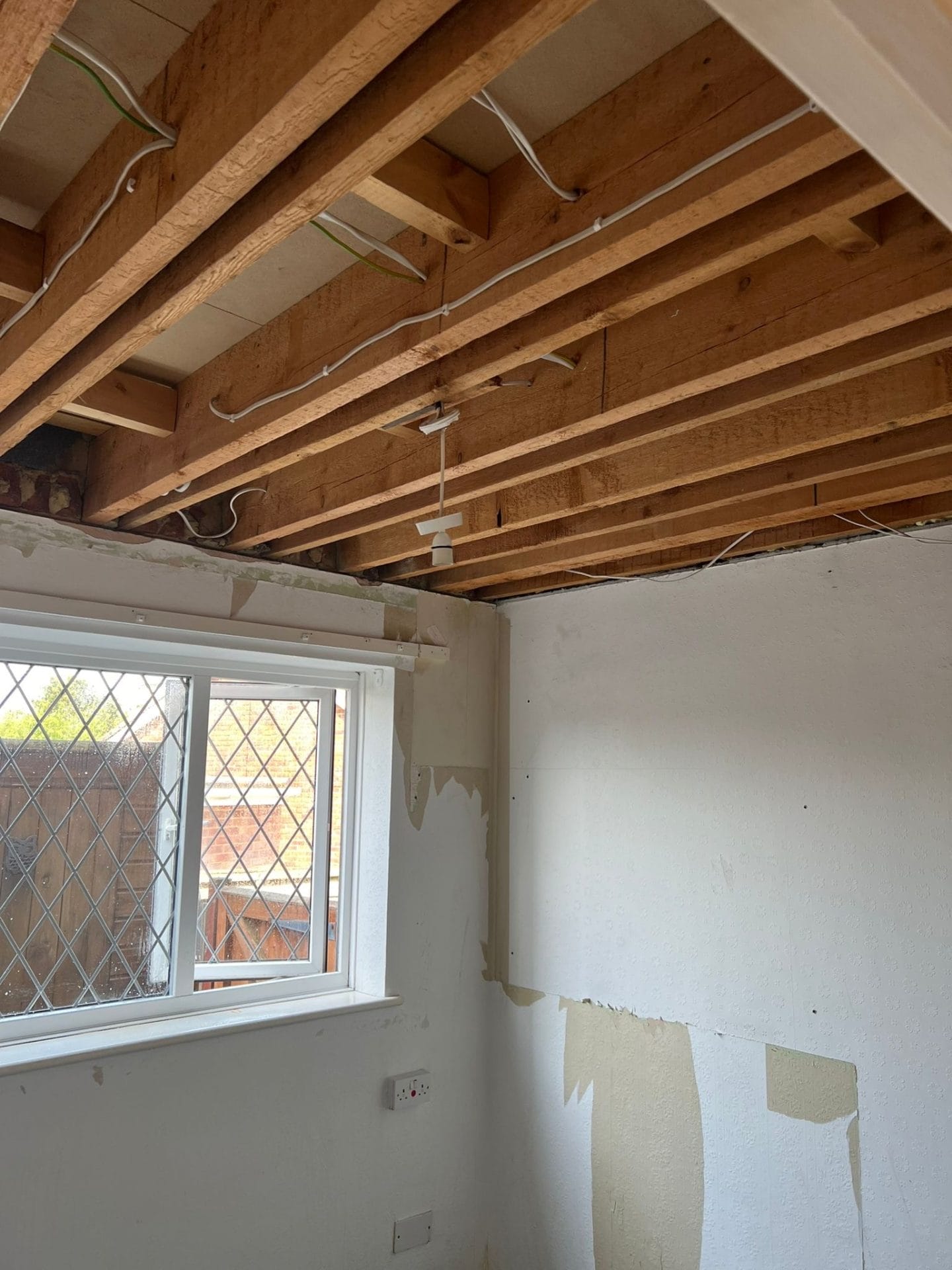 Artex Ceilings And Asbestos: What You Need To Know | Crucial Environmental